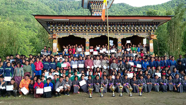 Nganglam Central School lifts the winners trophy - BBSCL
