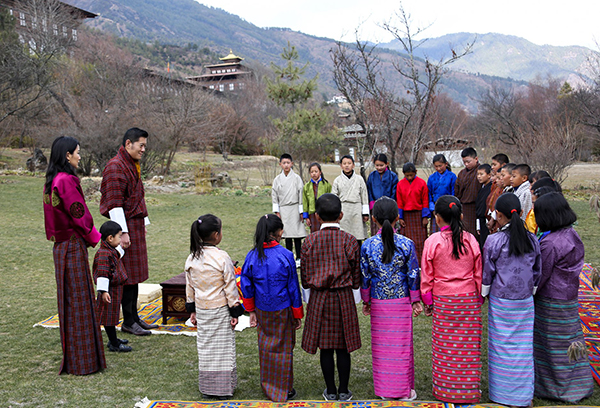 Children recite Lolay at Lingkana Palace - BBSCL