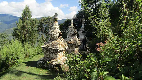 5 chortens vandalised in Yangtse - BBSCL