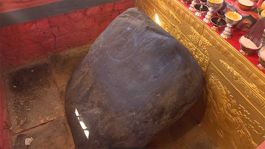 Neykhang for Ap Genyen's sacred boulder at Dechencholing - BBSCL