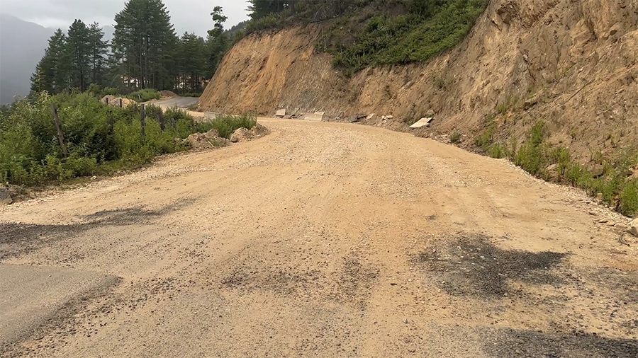 Long-awaited Chuzom-Haa road project faces delays, frustrate residents ...