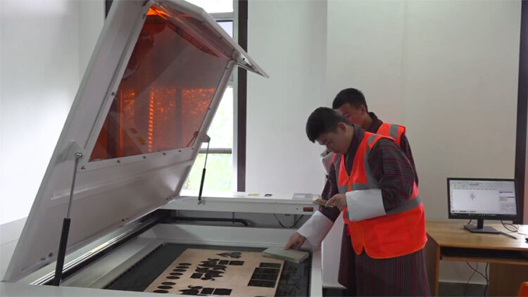 High school students learn digital fabrication basics - BBSCL