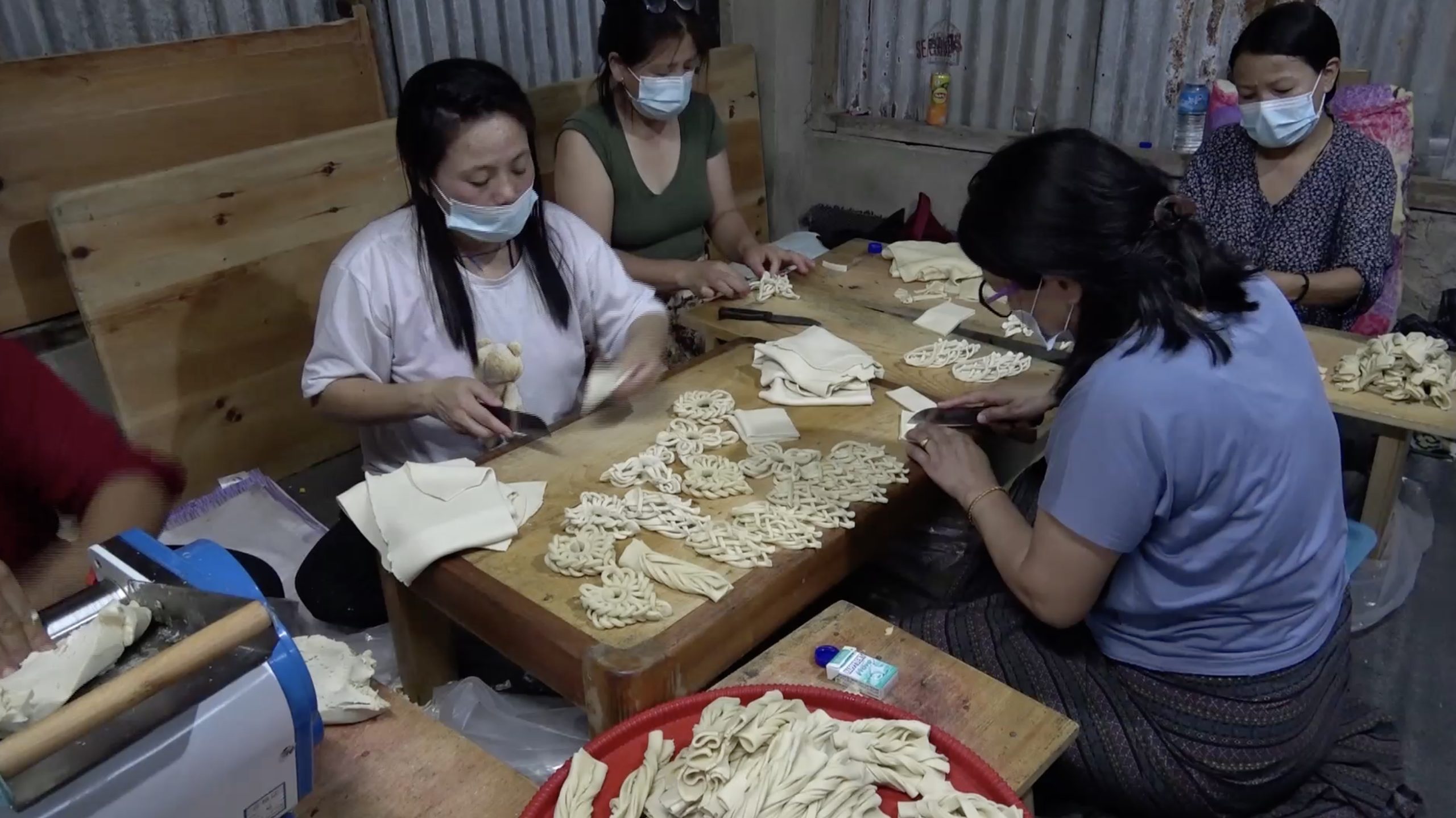 Group of women in Tsirang volunteers to prepare feast offerings ...